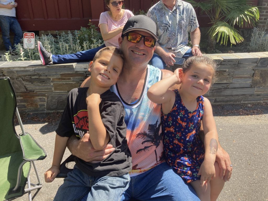 KKBN 93.5 FM – 93.5 KKBN Country