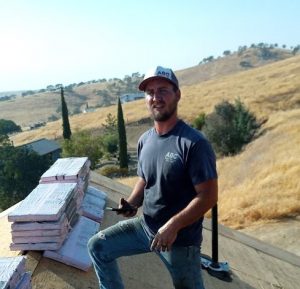 KKBN 93.5 FM – 93.5 KKBN Country