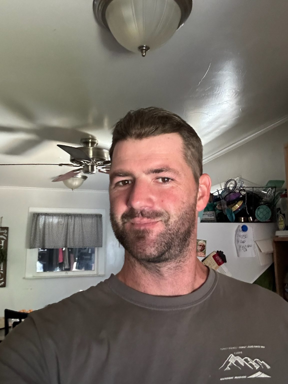 KKBN 93.5 FM – 93.5 KKBN Country