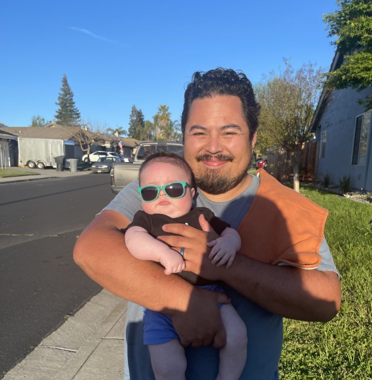 KKBN 93.5 FM - 93.5 KKBN Country