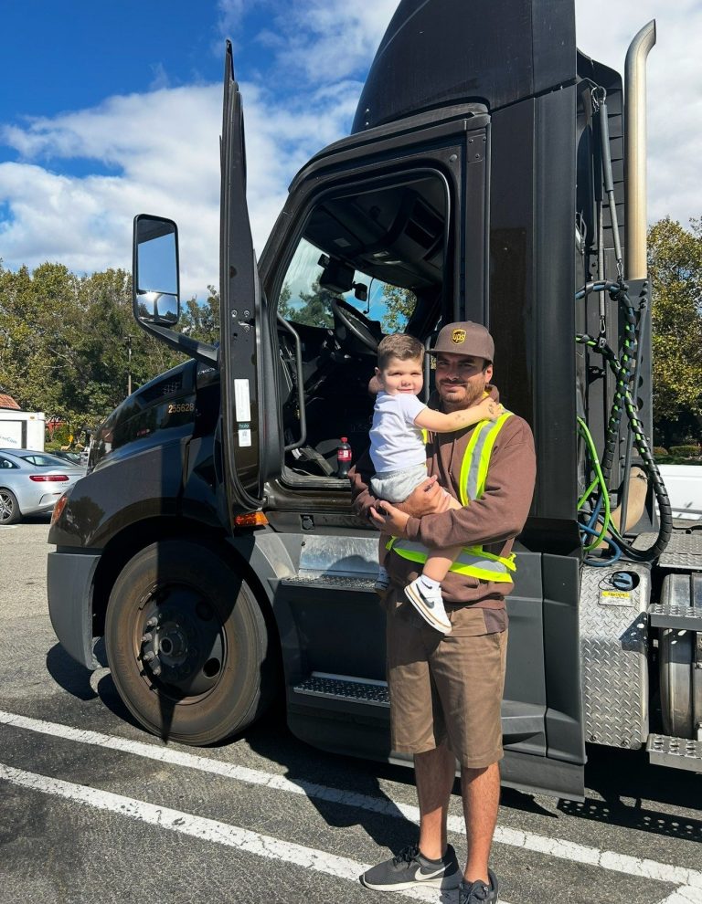 KKBN 93.5 FM – 93.5 KKBN Country